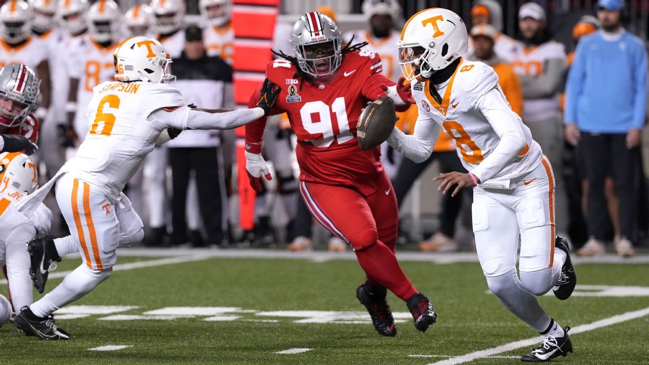 Ohio State vs Tennessee: Nico Iamaleava rompió casco con golpe - ESPN