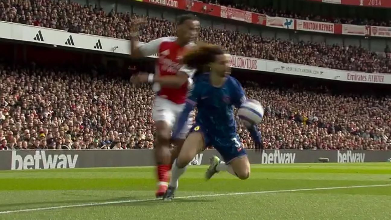 The VAR Review: Cucurella, Trippier escape handball penalties - ESPN