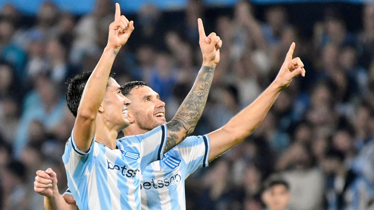 Racing festejó a lo grande: goleó a Colo Colo y avanzó a octavos de ...