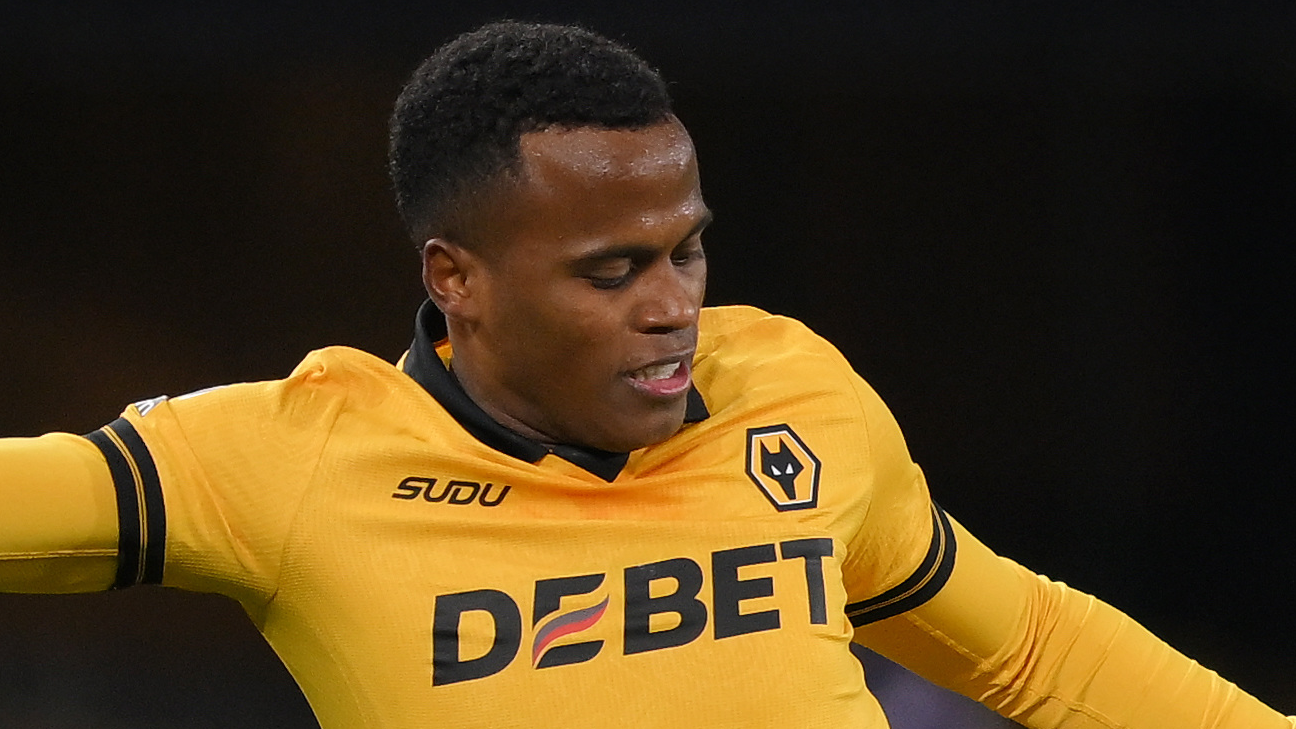 Jhon Arias cierra un 2025 difícil ante el Liverpool campeón de la ...