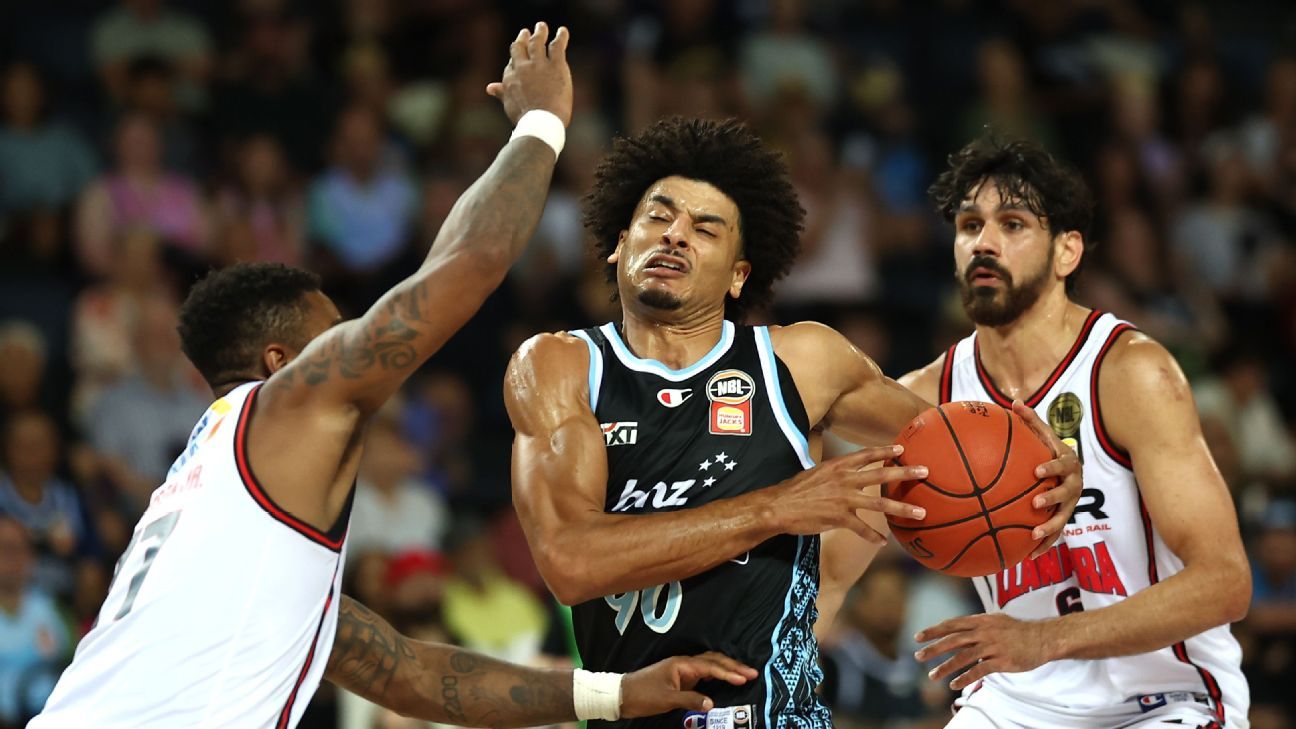 Breakers stay in NBL finals hunt, end Hawks' hopes - ESPN